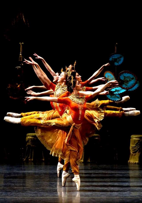 Ballerina No5: zmysłowy taniec bajadery